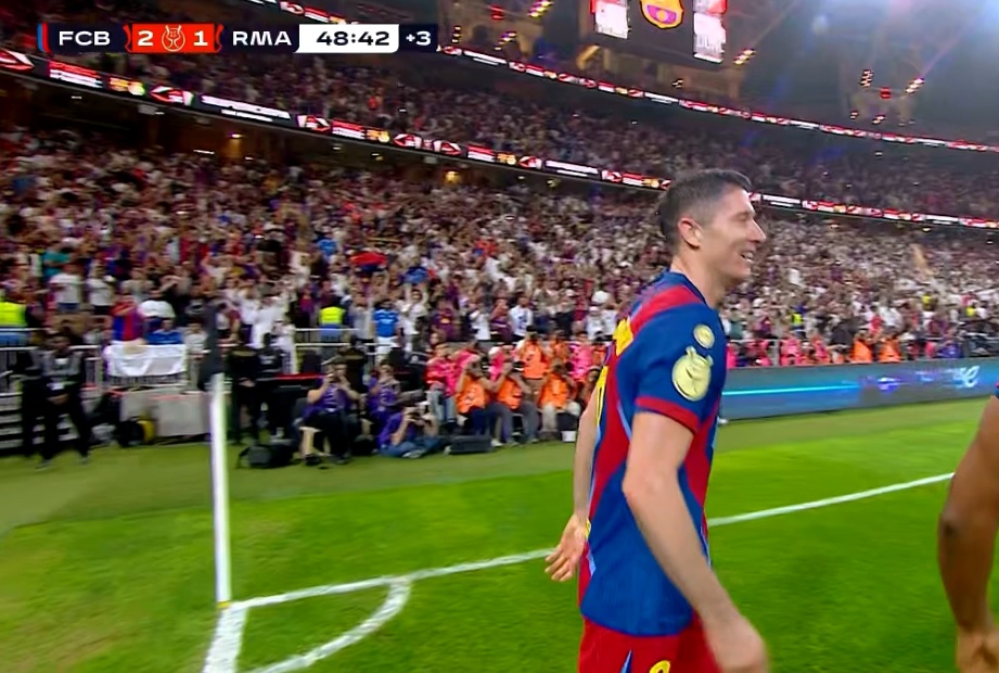 هدف ليفاندوفسكي في مرمي ريال مدريد بنهائي كأس السوبر الاسباني - بطولات