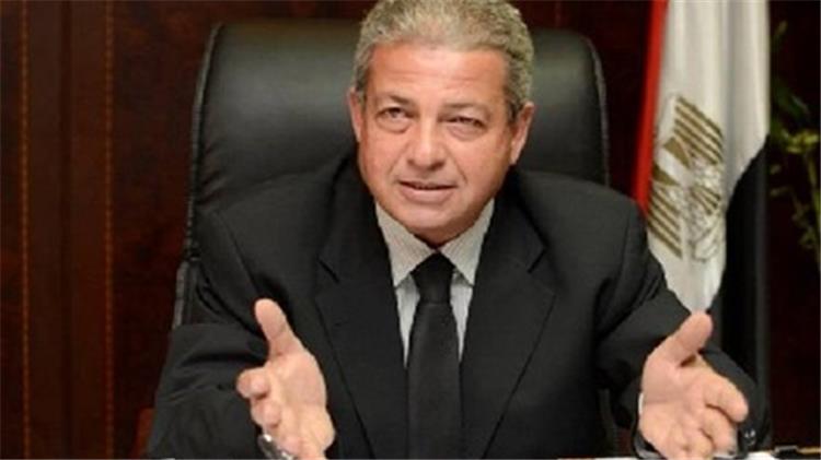 وزير الرياضة يرحب بالتدخل لحل أزمة انسحاب الزمالك بطولات