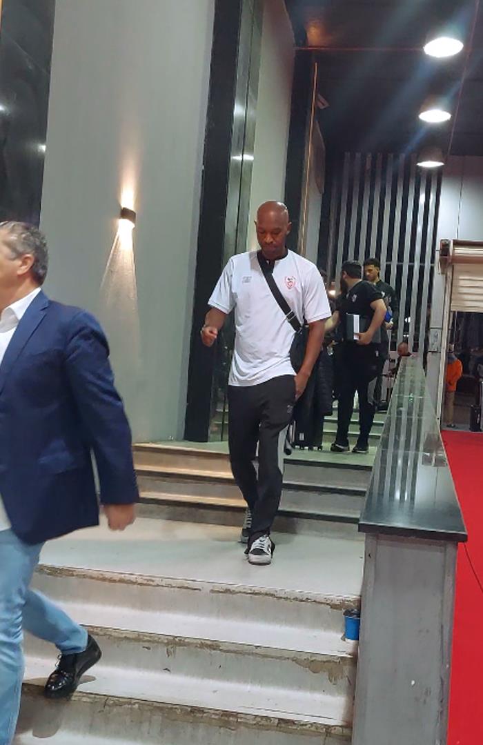 وصول فريق الزمالك لملعب المباراة قبل مواجهه سموحة بكأس مصر - ريلز بطولات